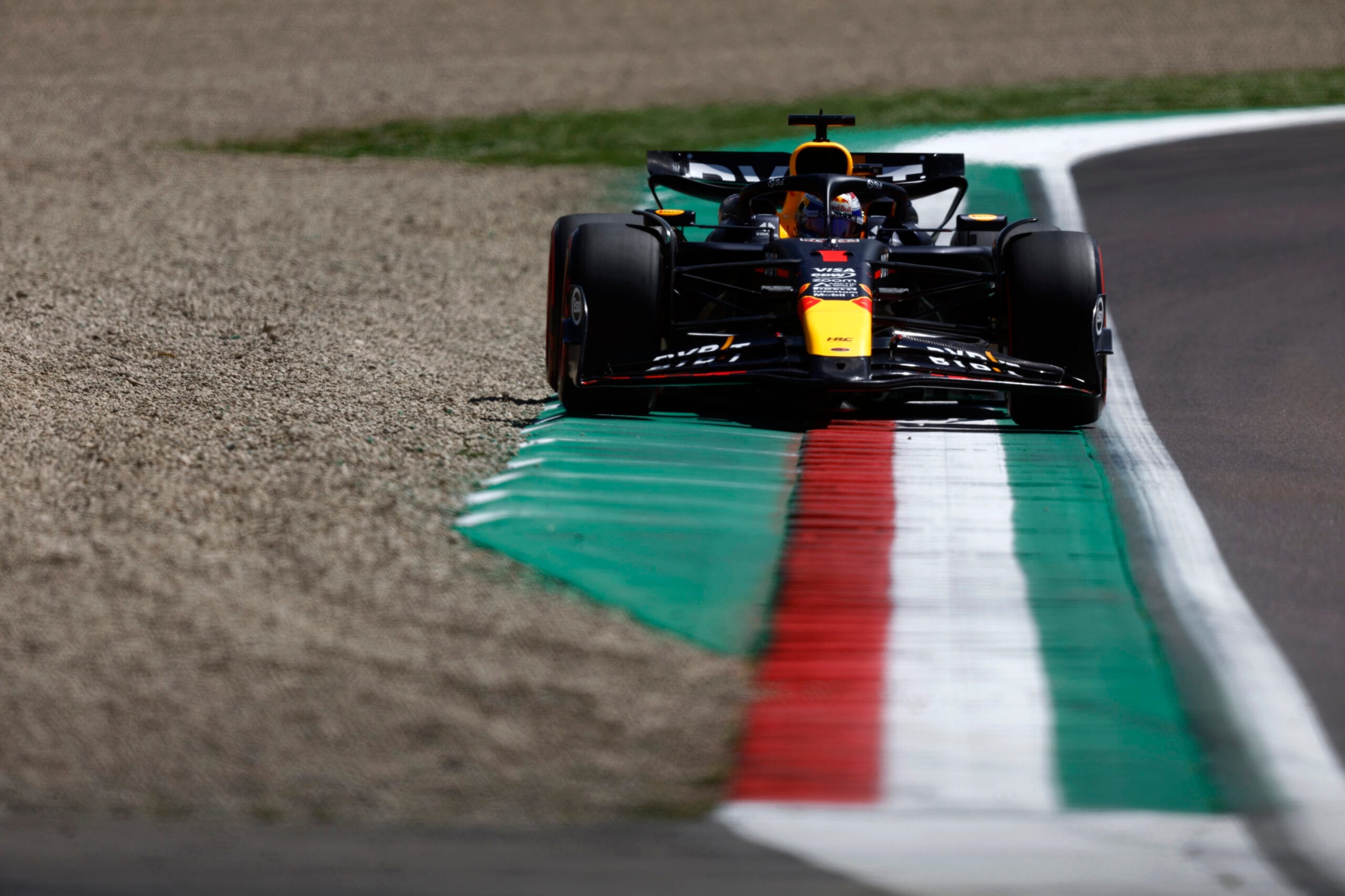 Verstappen's Challenging Second Practice at the Emilia-Romagna Grand ...