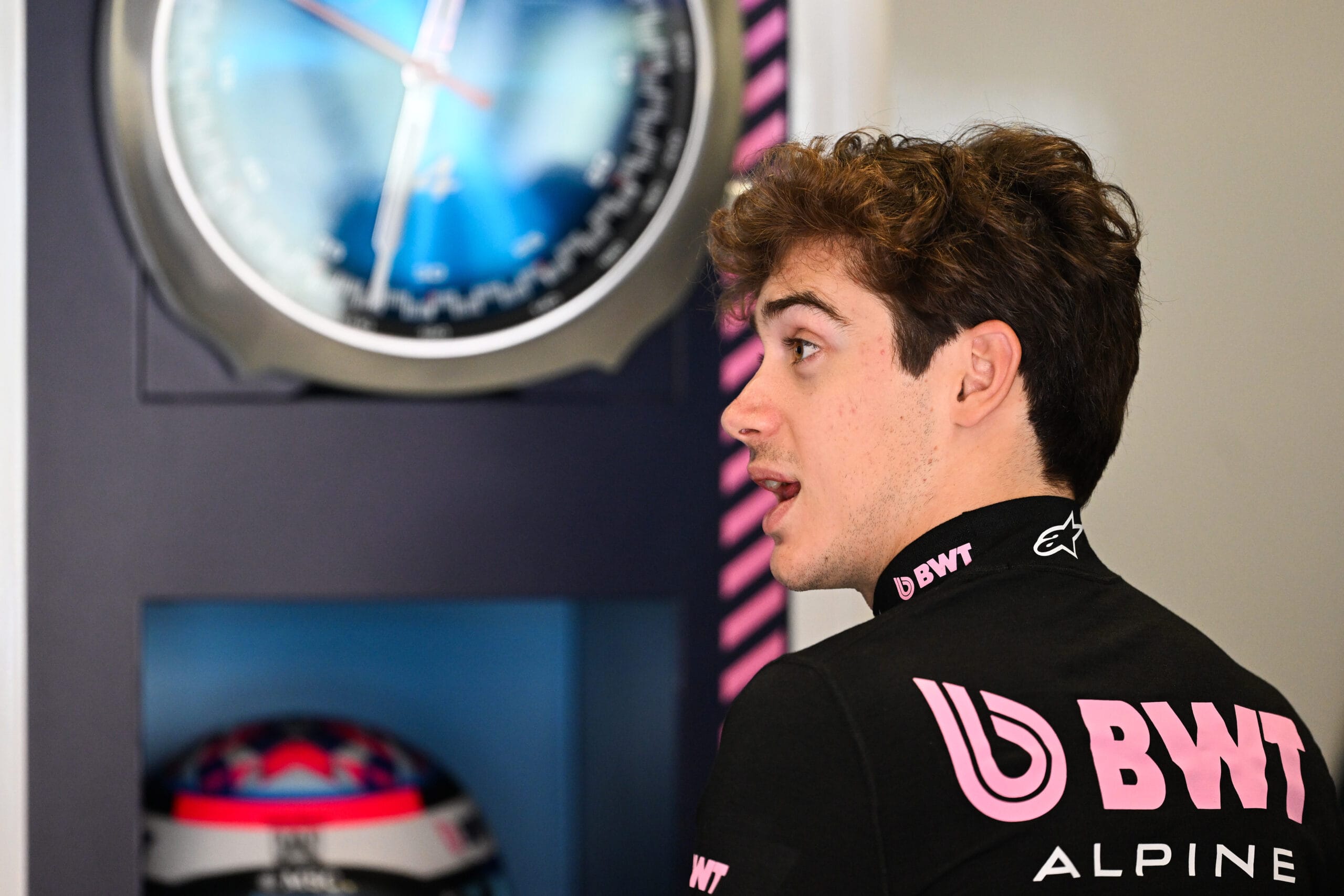 Colapinto Crashes Out in Q1 Drama at Alpine Debut - Grandprixnews.com